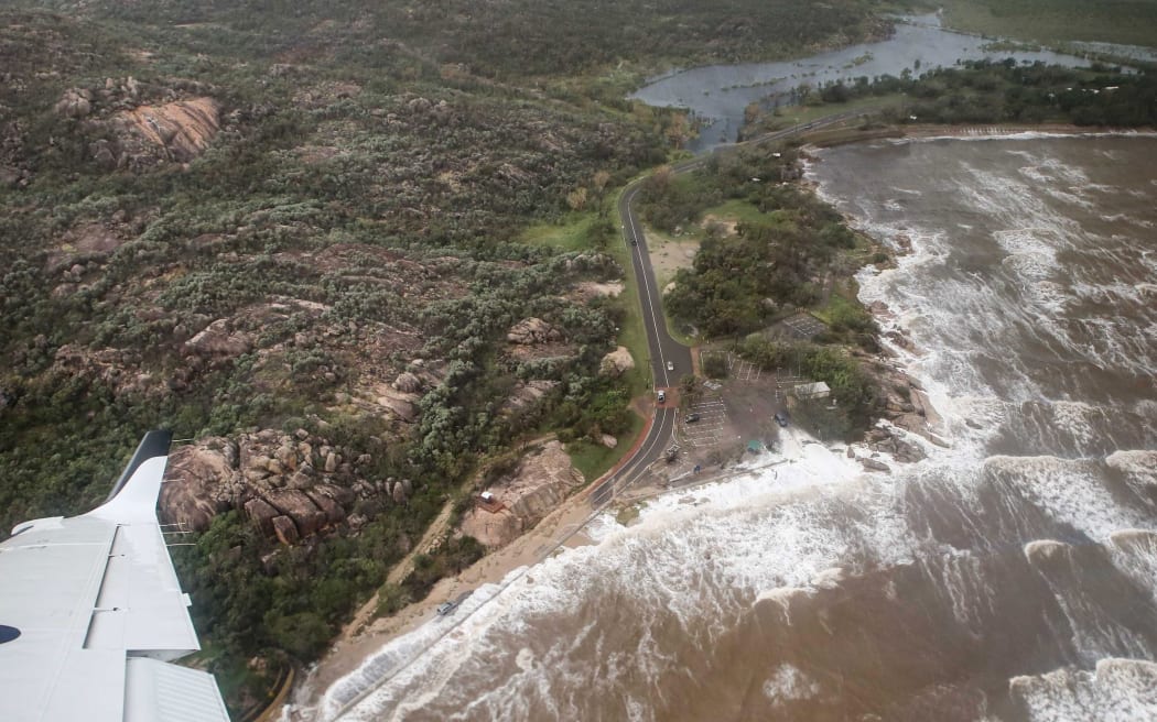 Cyclone Debbie flooding leaves two dead in NSW | RNZ News