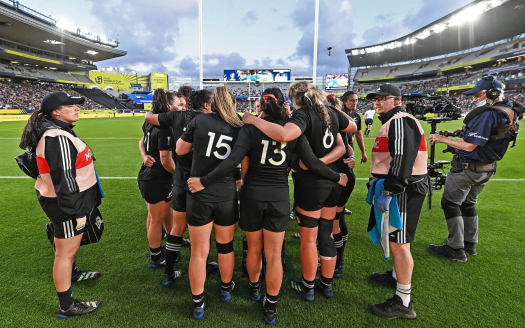 Rugby World Cup: Black Ferns win semi-final against France by one point | RNZ News