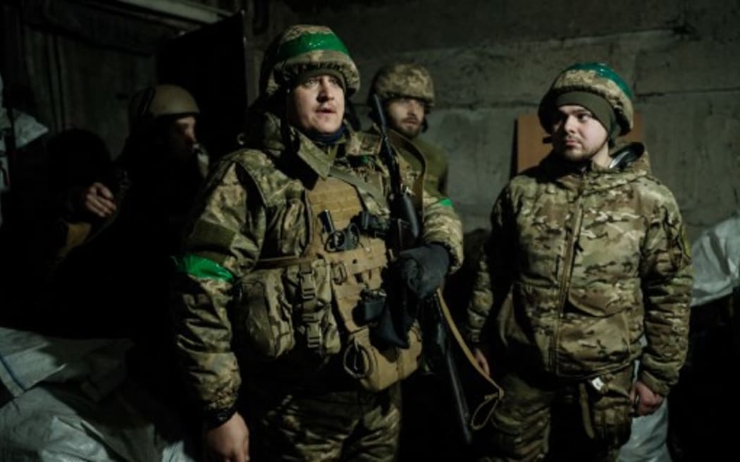 Ukrainian troops holding Bakhmut line demand weapons as world powers ...