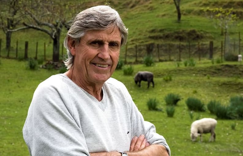Tributes for Footrot Flats creator Murray Ball | RNZ News