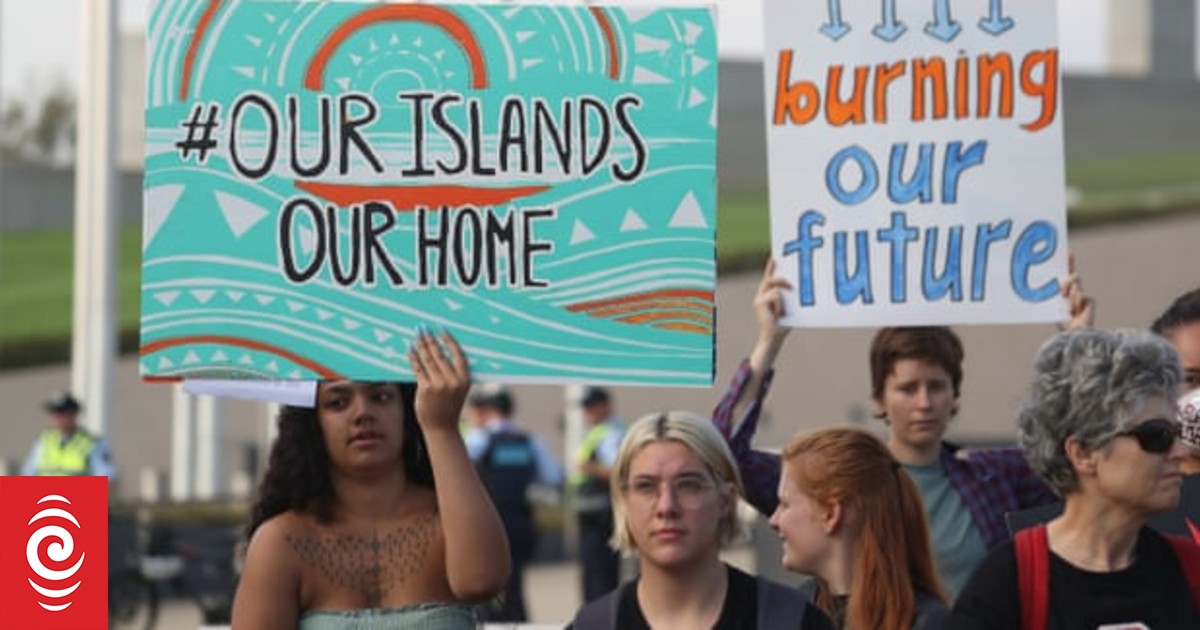 Climate change advisor urges care over economy | RNZ