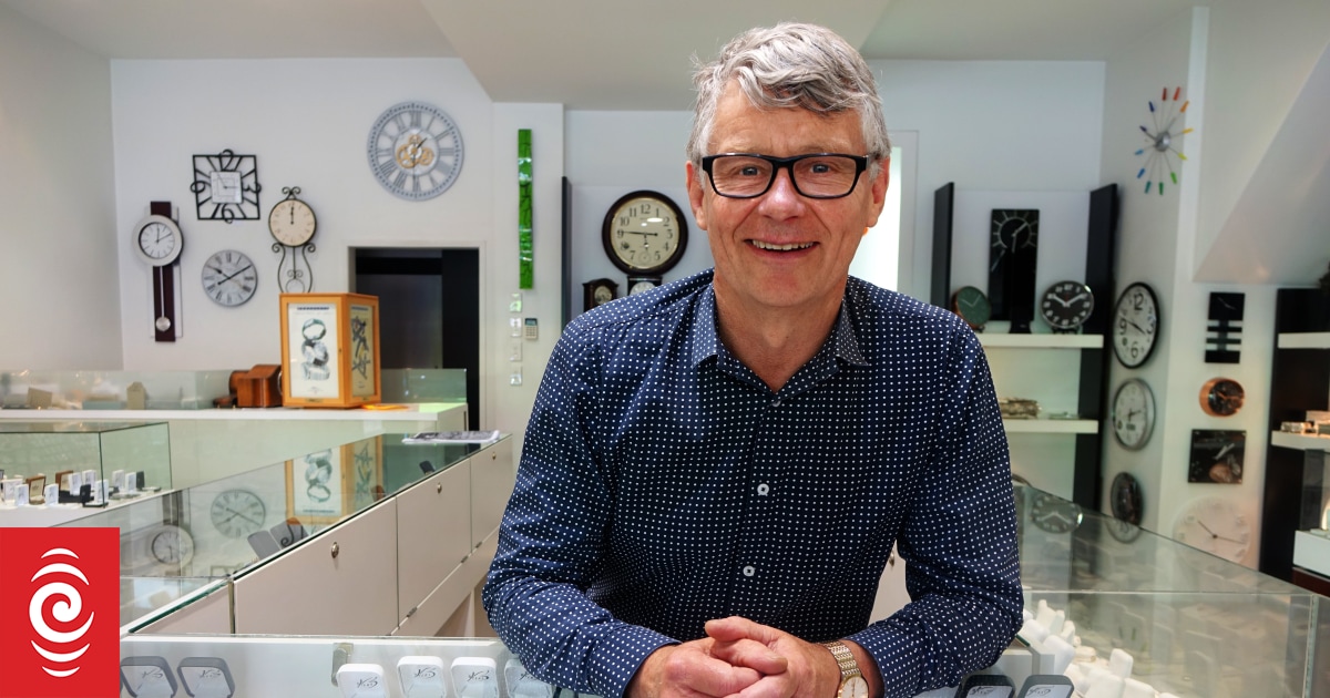 Insight: Bricks vs Clicks - The High Street Fights Back | RNZ