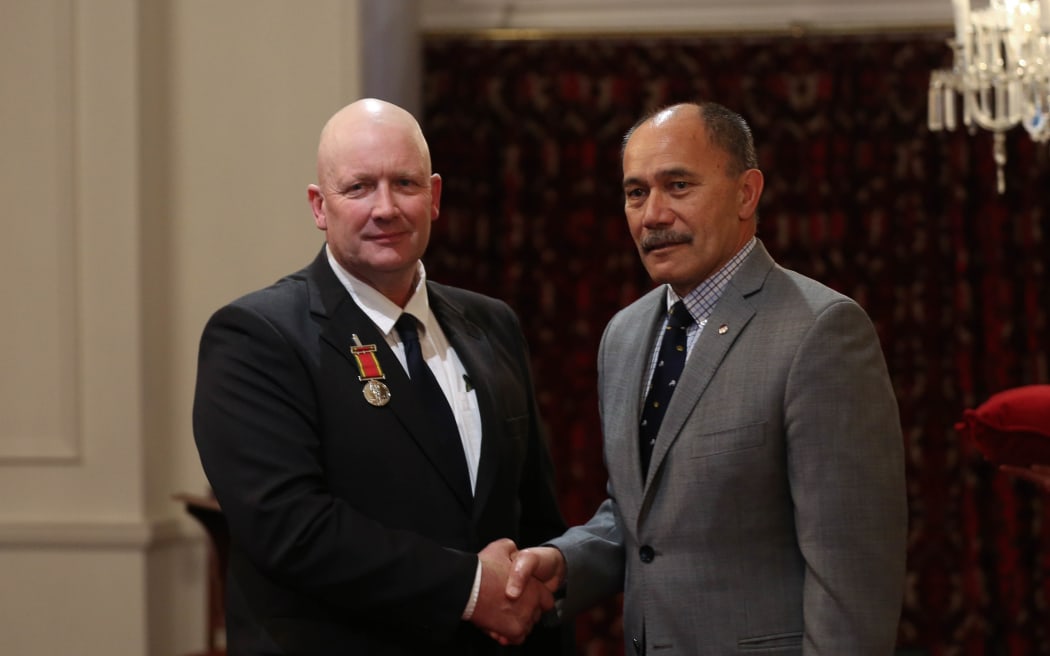 Bravery award for saving children from fire | RNZ News