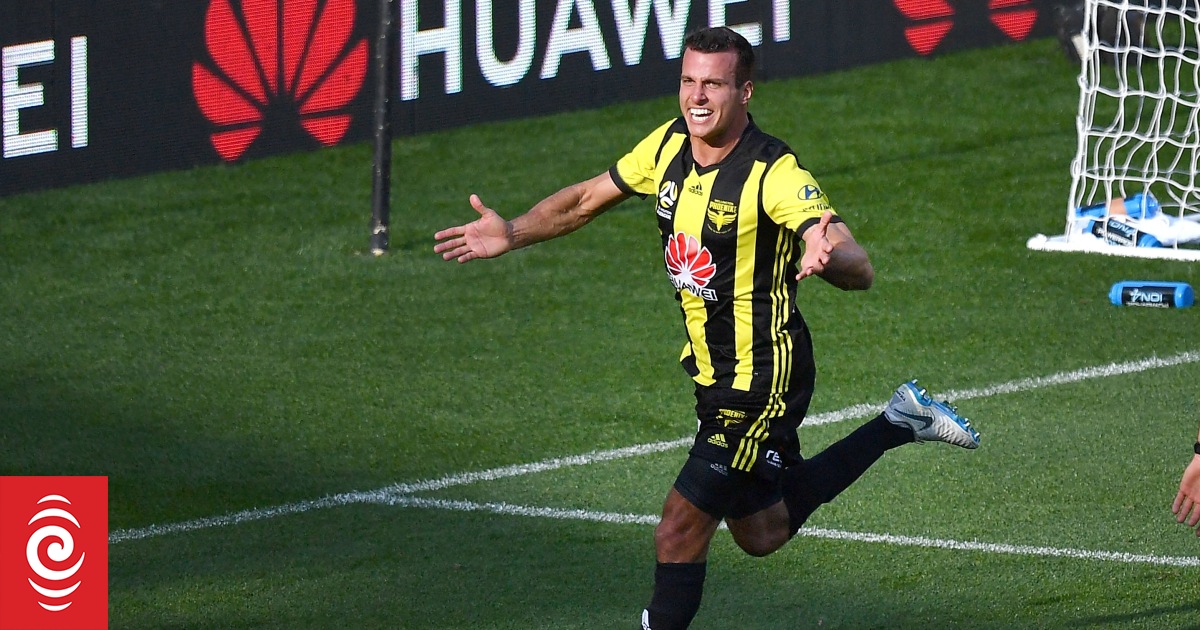 Football:Taylor signs on for another season with Phoenix | RNZ News