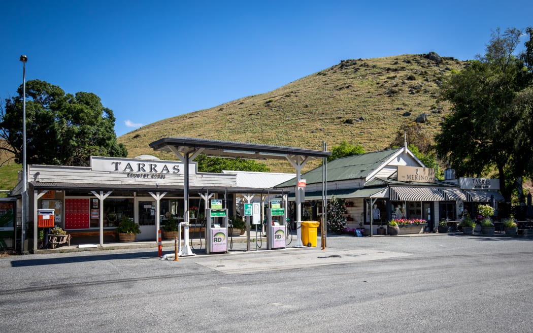 Tarras airport plan: Proposed runway site to be revealed soon | RNZ News