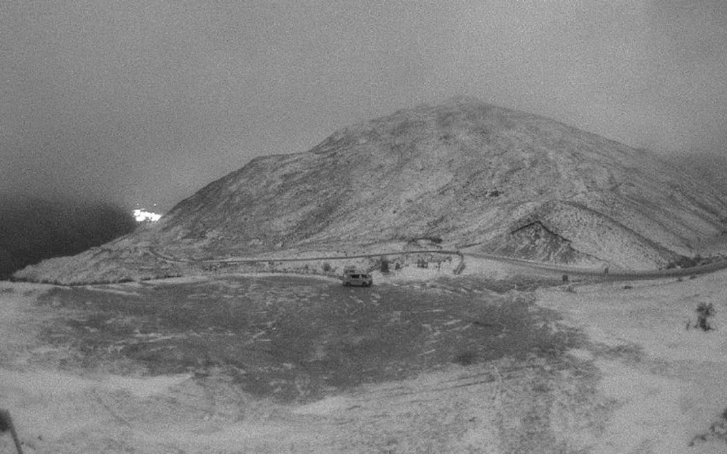 Heavy snow and chilly weather hits the country as school holidays kick ...