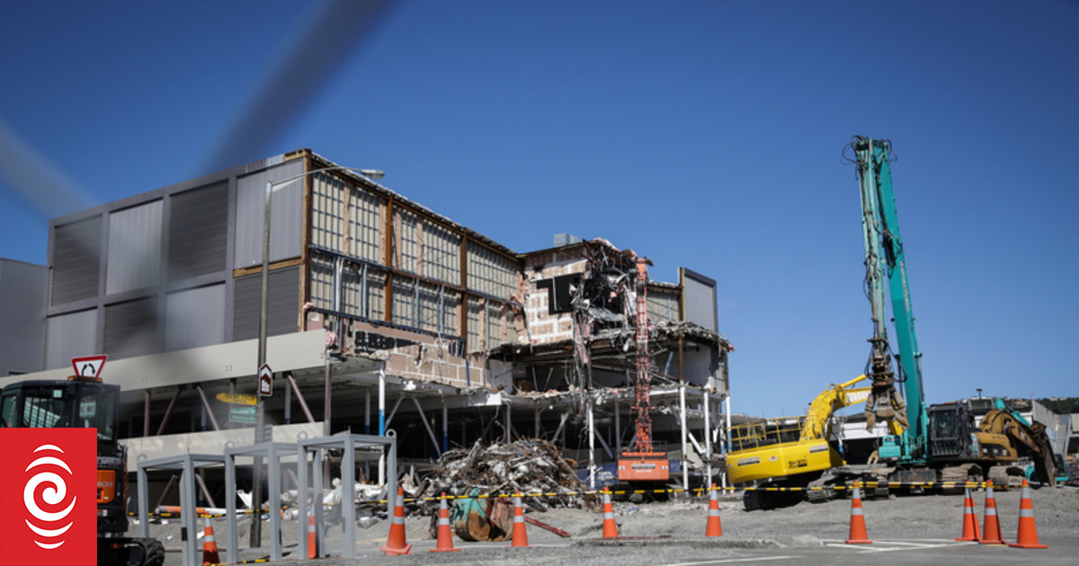 Queensgate mall retailers unsure of future | RNZ