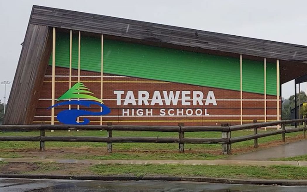 Kawerau town's gang family children studying for police career | RNZ News