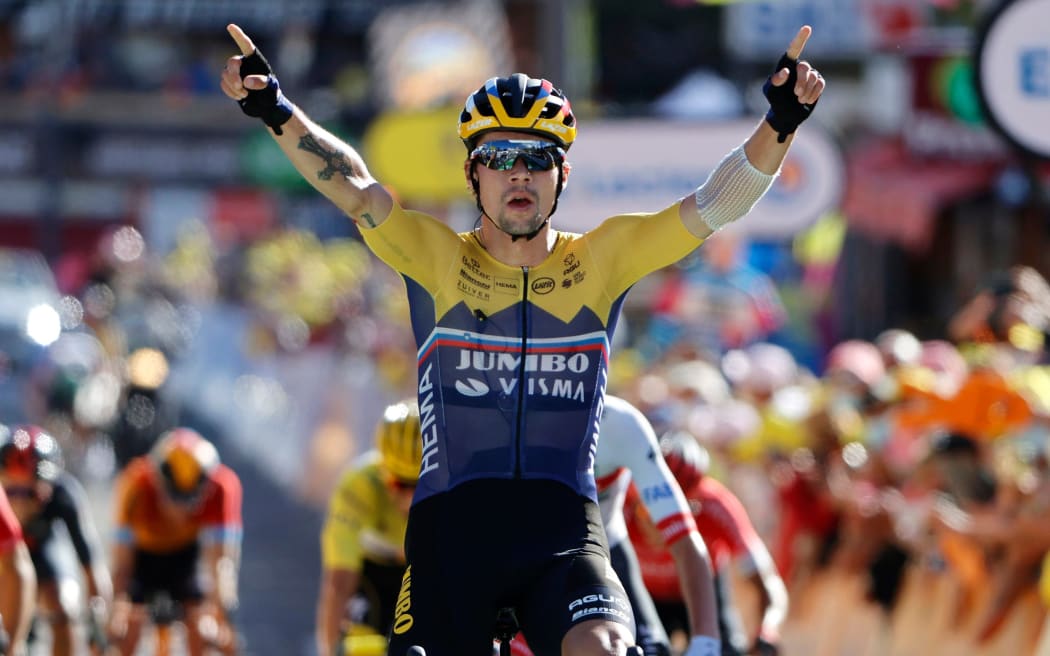 Roglic back in red after third Vuelta stage win | RNZ News