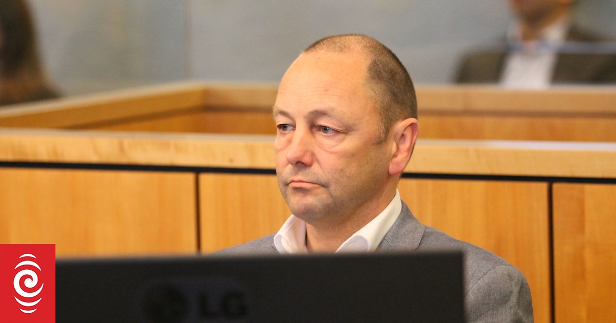 Man accused of insider trading gives evidence | RNZ News