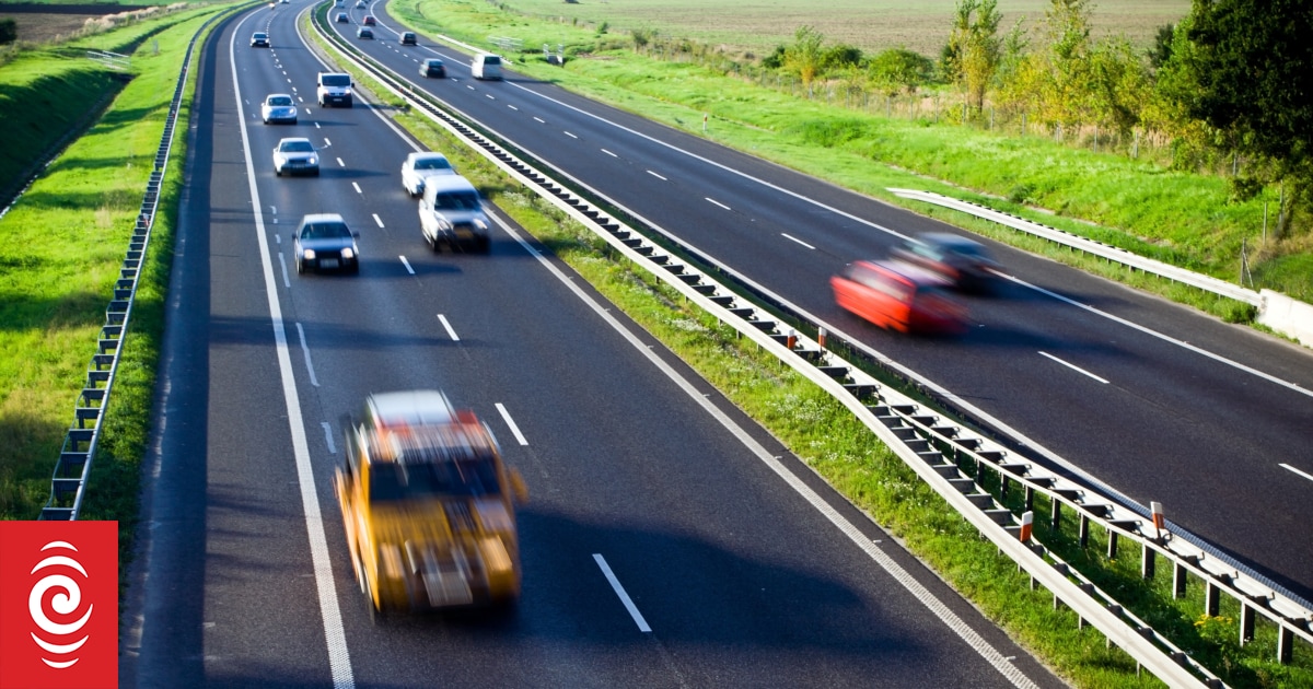 Christchurch Council backs extra lane on motorway | RNZ News
