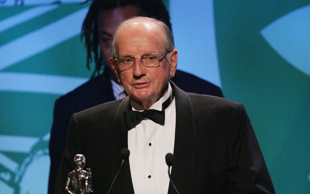 Rowing stalwart Sir Don Rowlands dies | RNZ News