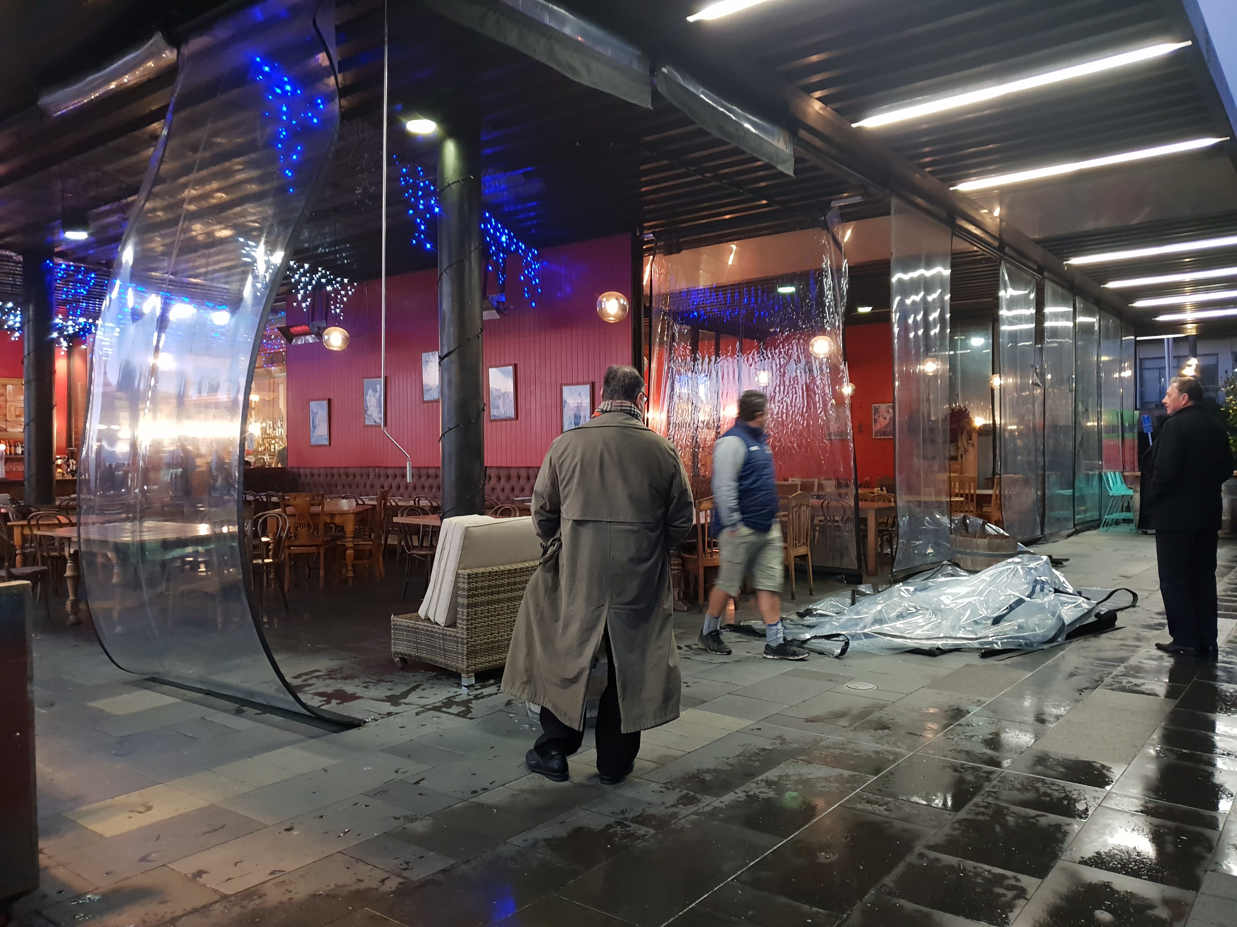 Auckland thunderstorm and strong wind | A Gallery from News | RNZ