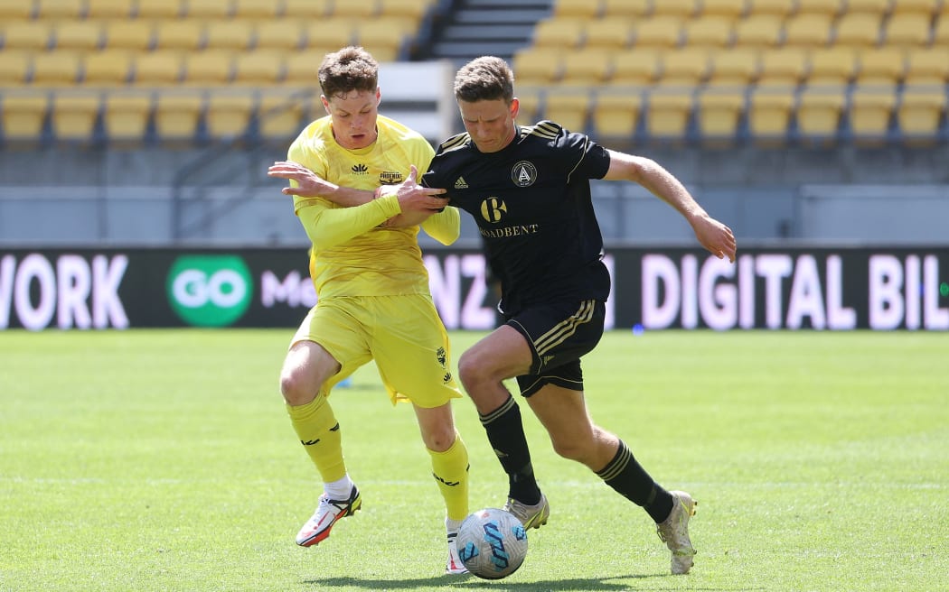 Phoenix sign suspended player on pro deal | RNZ News