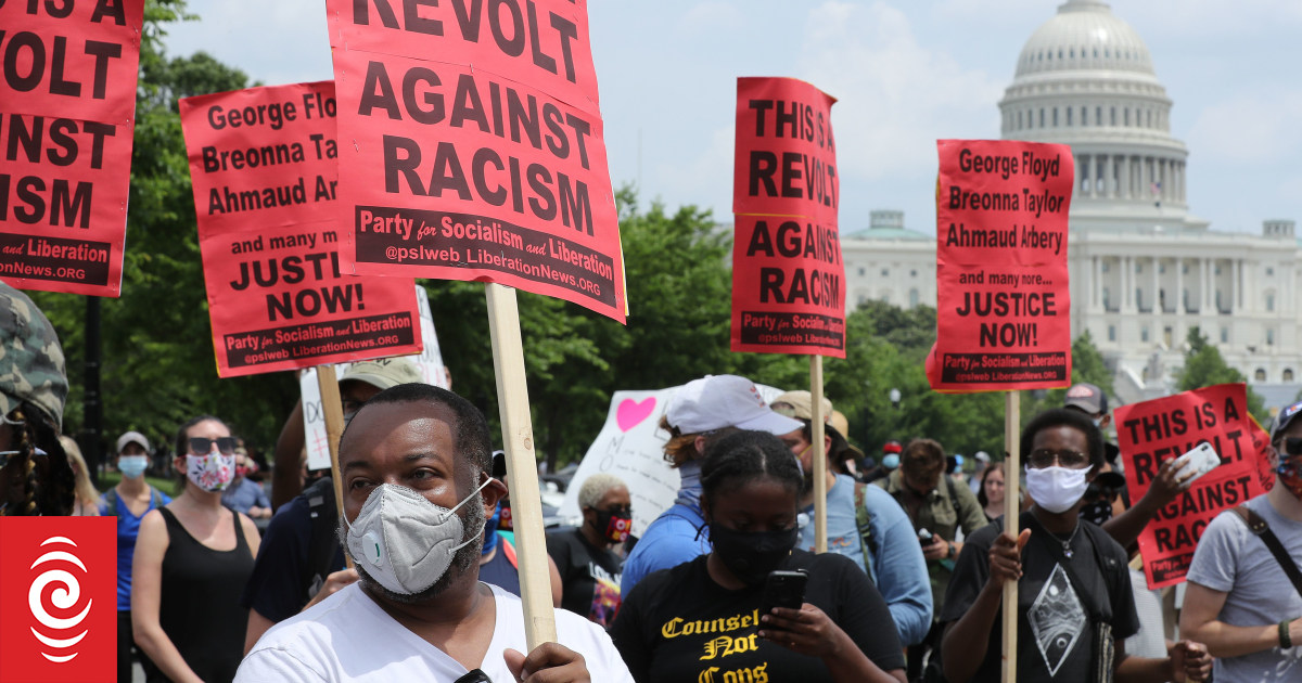 US protests: Journalist injured by rubber bullet | RNZ