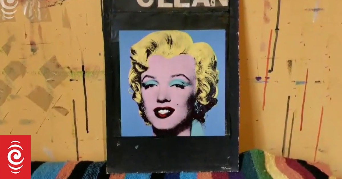 David Merritt presents the New Zealand Music Hall of Fame Award to The ...