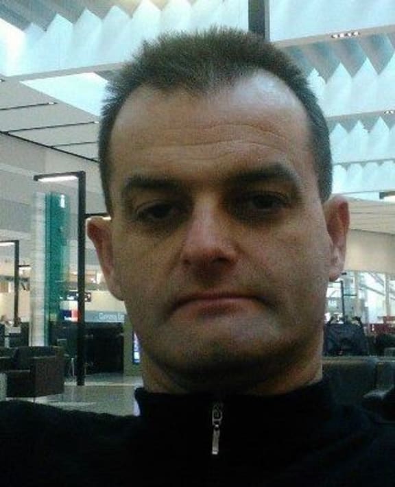Family of Kiwi MH370 victim sue Malaysia Airlines | RNZ News