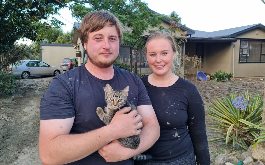 'The current was just huge': Couple swim through paddocks, gripping ...