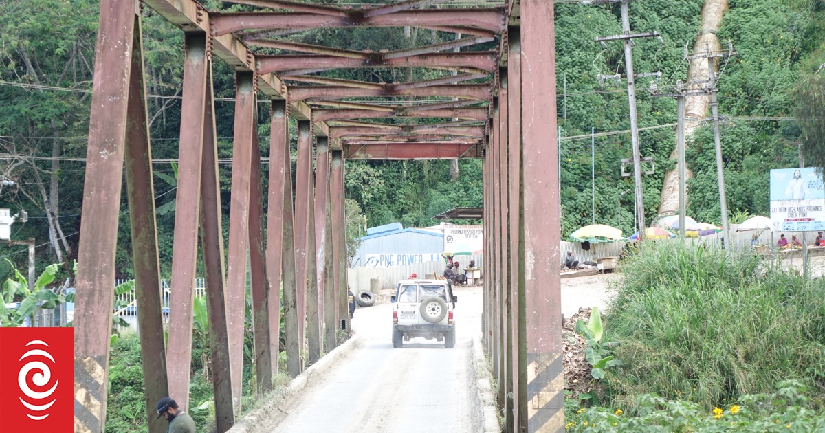 Most bridges in Papua New Guinea a danger to the public | RNZ News