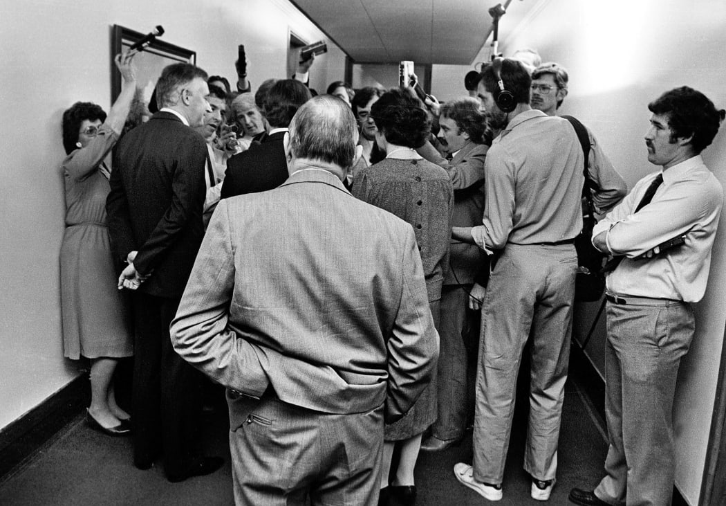 Crisis- who runs the country? | RNZ