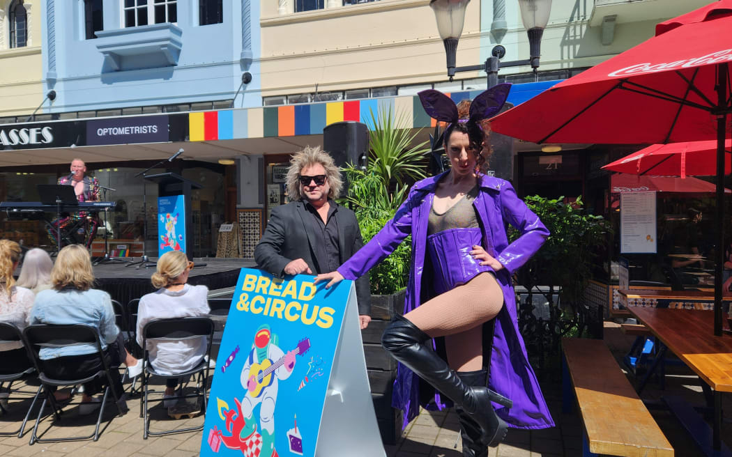 World buskers festival returns to Christchurch in January | RNZ News