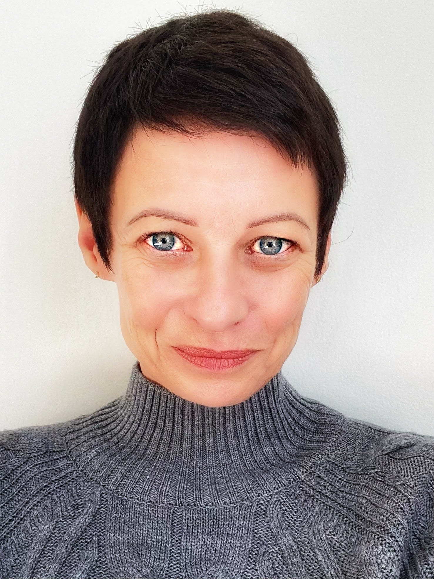 Johanna Emeney and Sarah Laing: picturing Auckland’s famous bird lady | RNZ