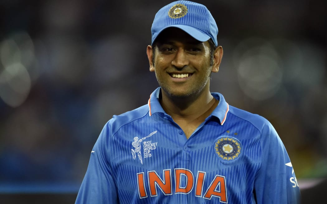 Dhoni's delayed retirement delights fans | RNZ News