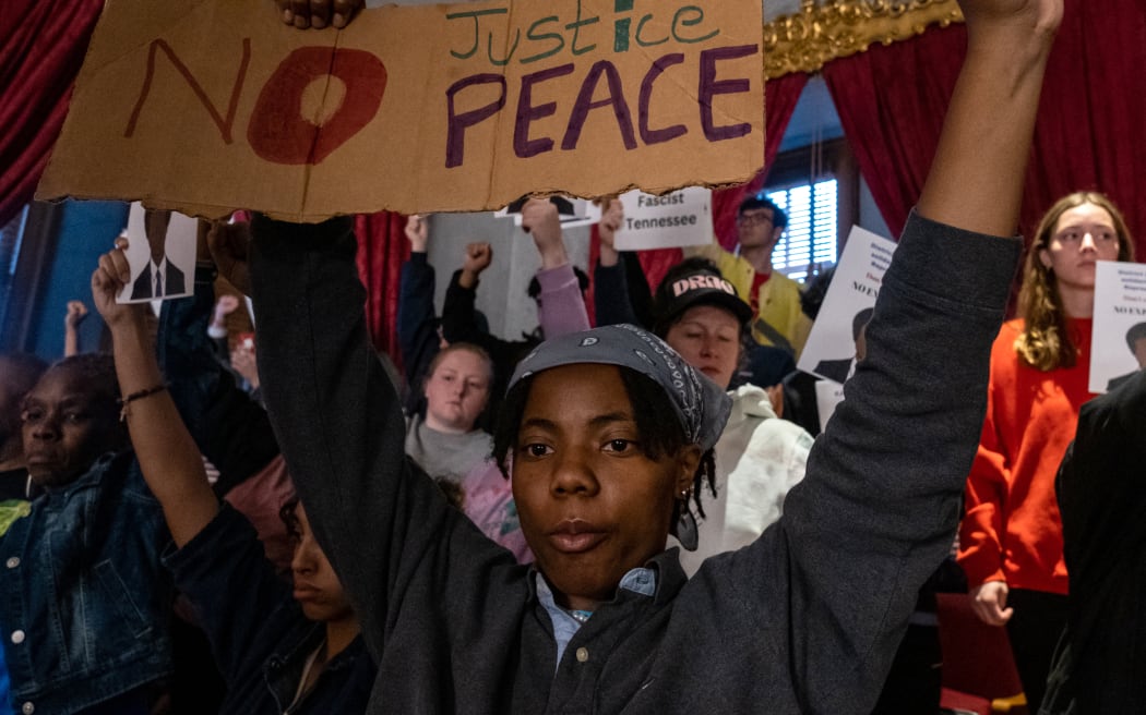 'Cowardice' - Biden, Harris praise 'Tennessee Three' after expulsions ...