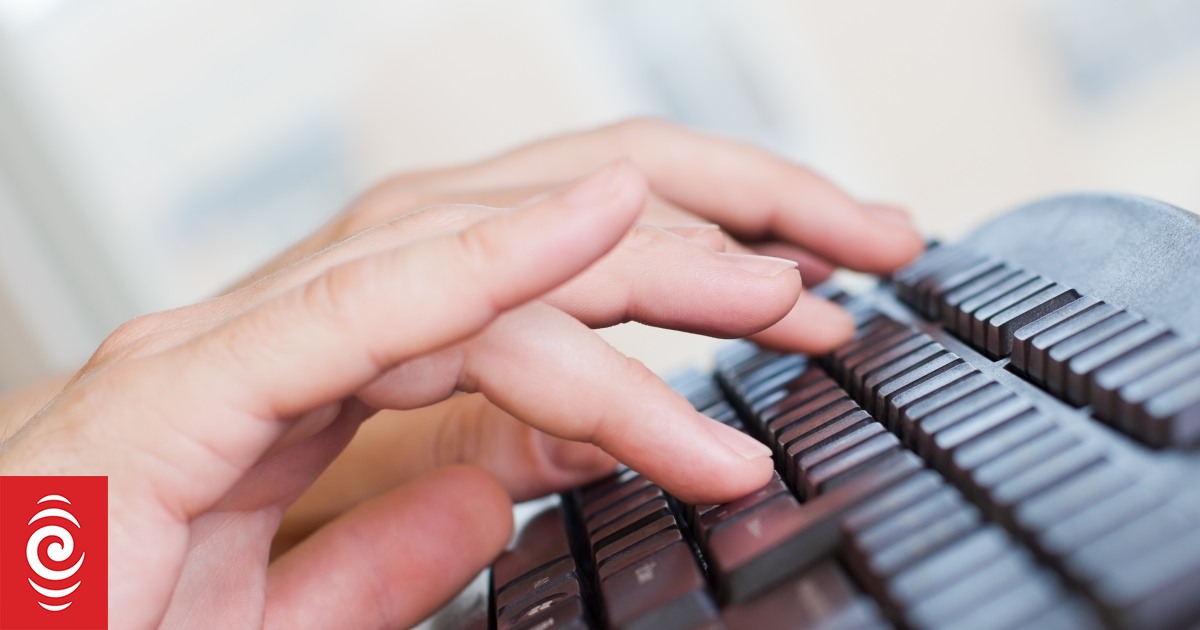Farmers to get help with computer skills | RNZ News
