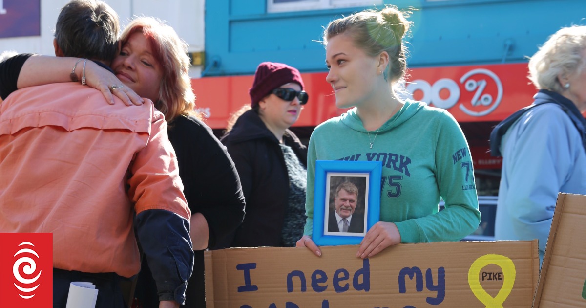 Labour promises mine recovery relook | RNZ News