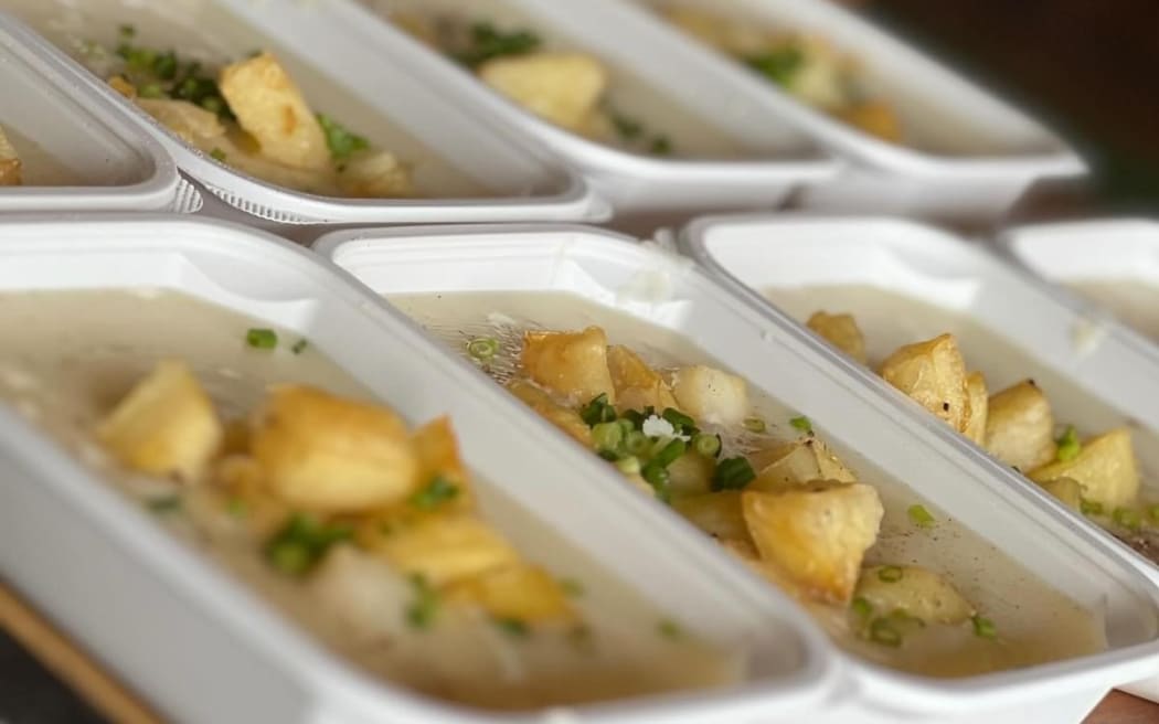 Irish chef in Japan breaks world record for non-stop cooking | RNZ