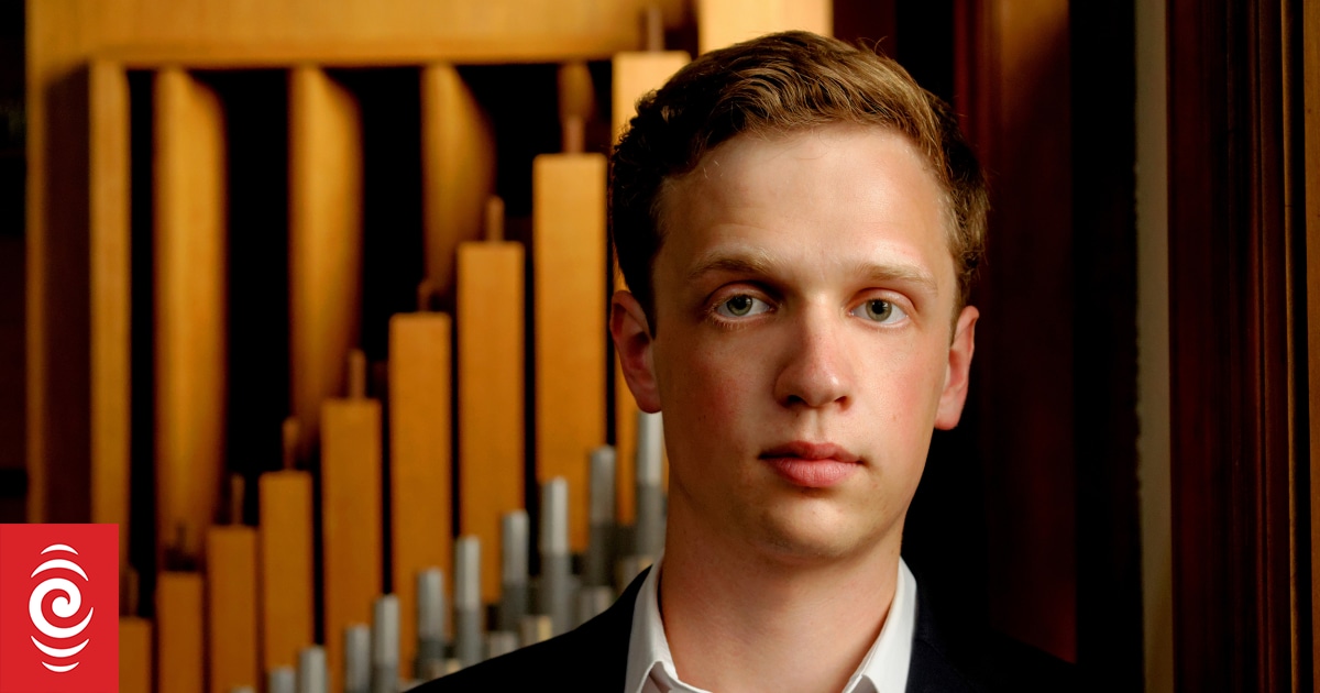 Thomas Gaynor takes on the world's largest pipe organ | RNZ