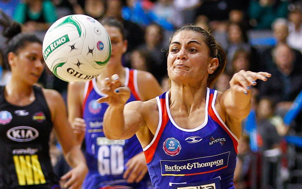 Netball: Never too old to play for the Silver Ferns | RNZ News