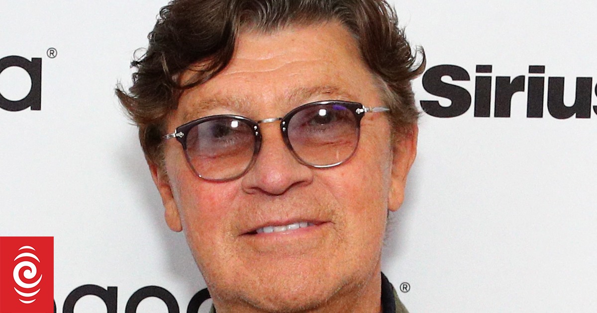 The Band's songwriting force Robbie Robertson dies aged 80 | RNZ News
