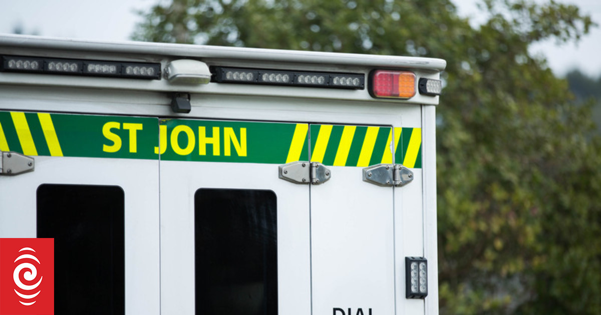 Seven injured after SH1 crash in Horowhenua district | RNZ News