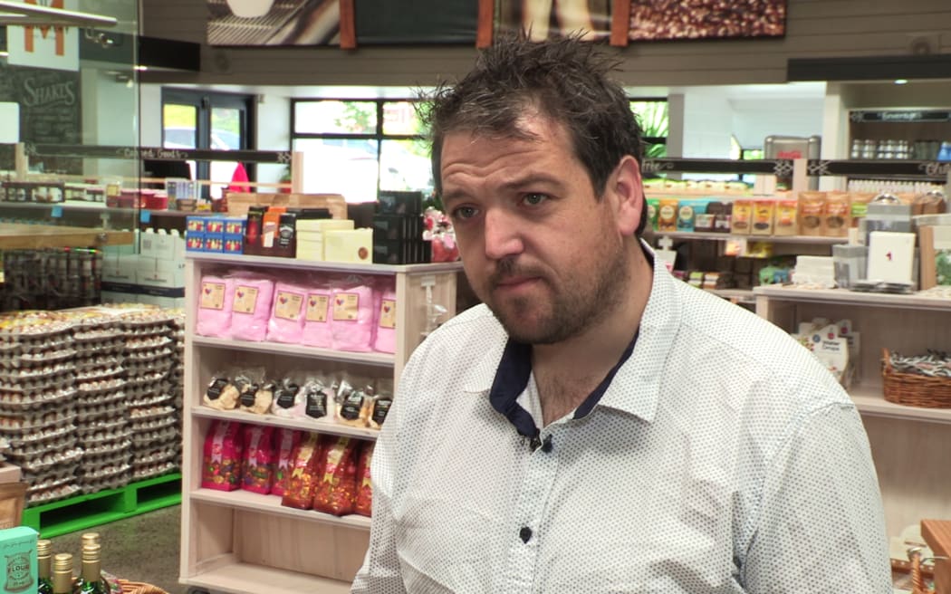 Investigation launched into disgraced estate agent | RNZ News