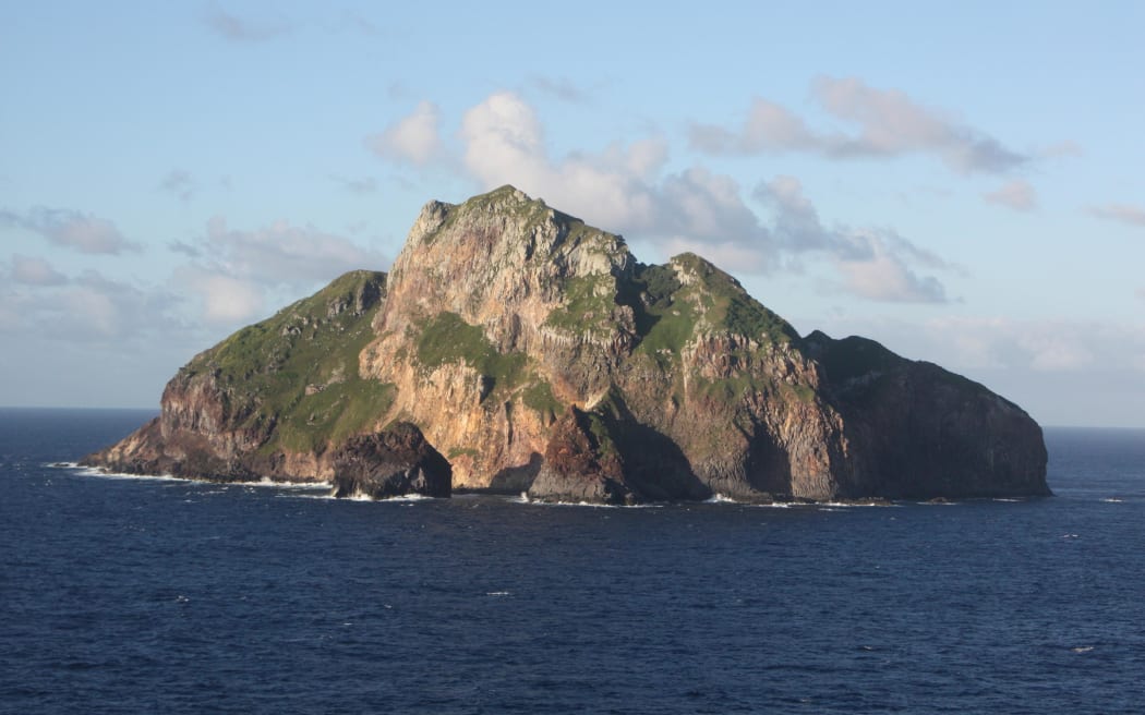 Vanuatu traditional leaders call for Macron to address islands dispute ...