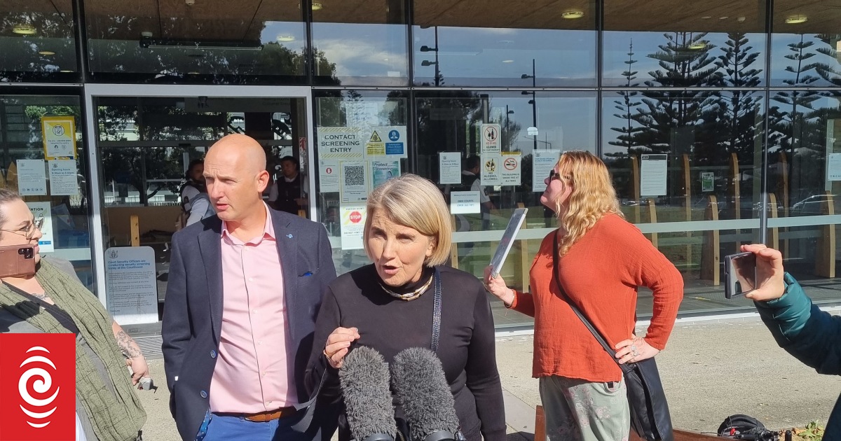 Anti-vaccine campaigner Liz Gunn pleads not guilty after Auckland ...