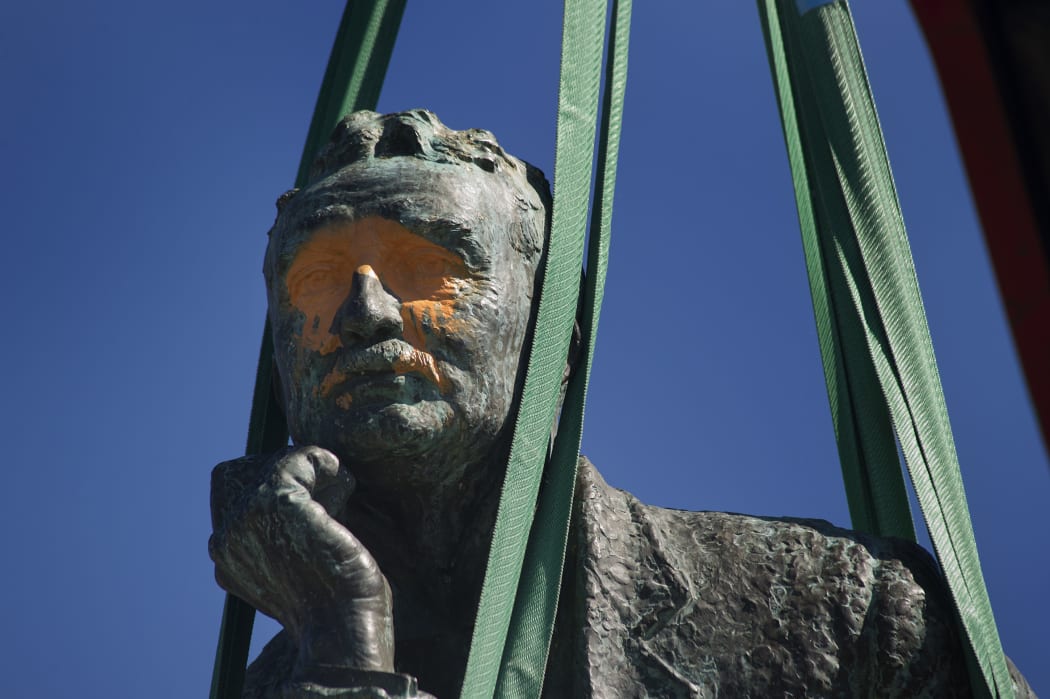 Celebration as statue falls | RNZ News