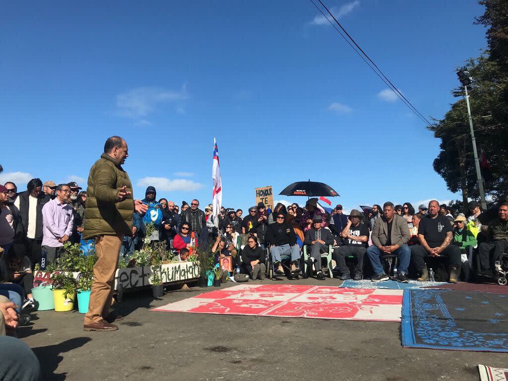 Muslims at Ihumātao: 'They can always rely on us' | RNZ News