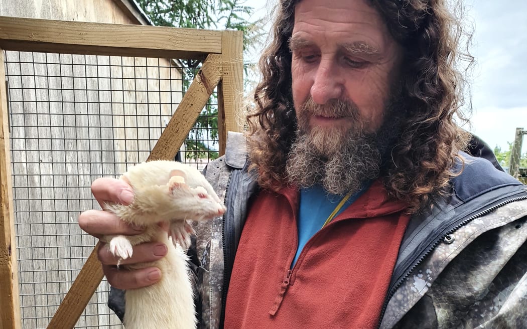 Billy Barton - 'They call me the Ferret Man' | RNZ