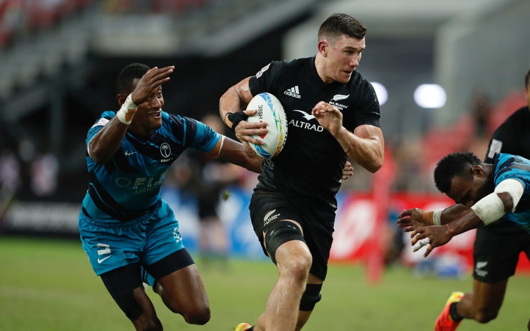 All Blacks Sevens beaten by Fiji in Singapore final | RNZ News