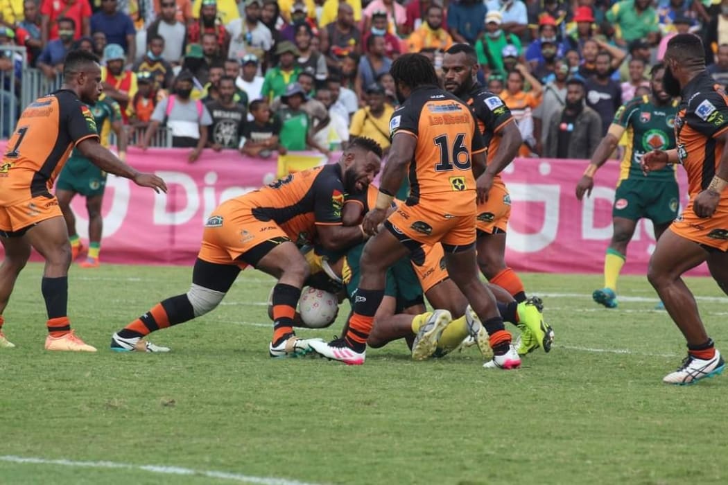 Sold out crowd watches Lae triumph in PNG league final | RNZ News