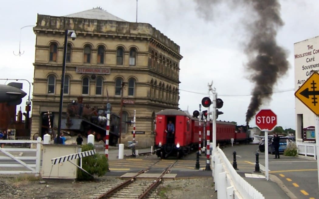 Oamaru vintage train's future in doubt if forced to relocate | RNZ News