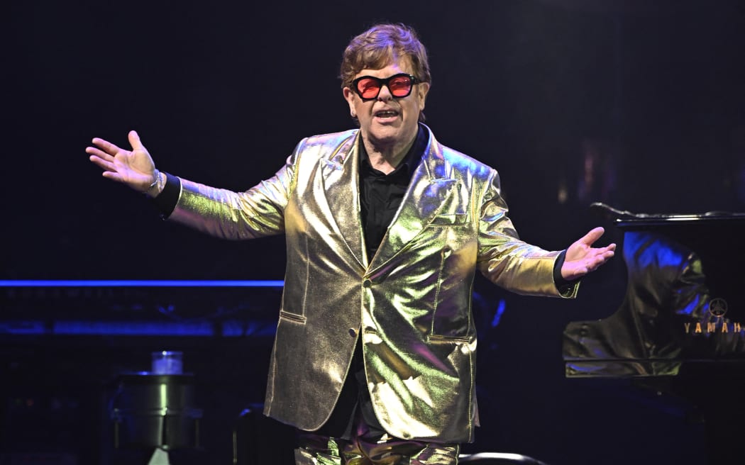 The sun goes down on Elton John with a rhapsodic Glastonbury set | RNZ News