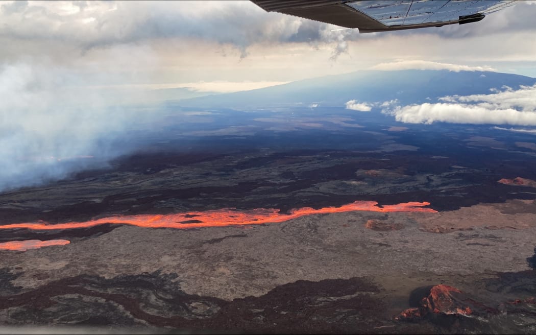 World's largest active volcano in Hawaii erupts | RNZ News