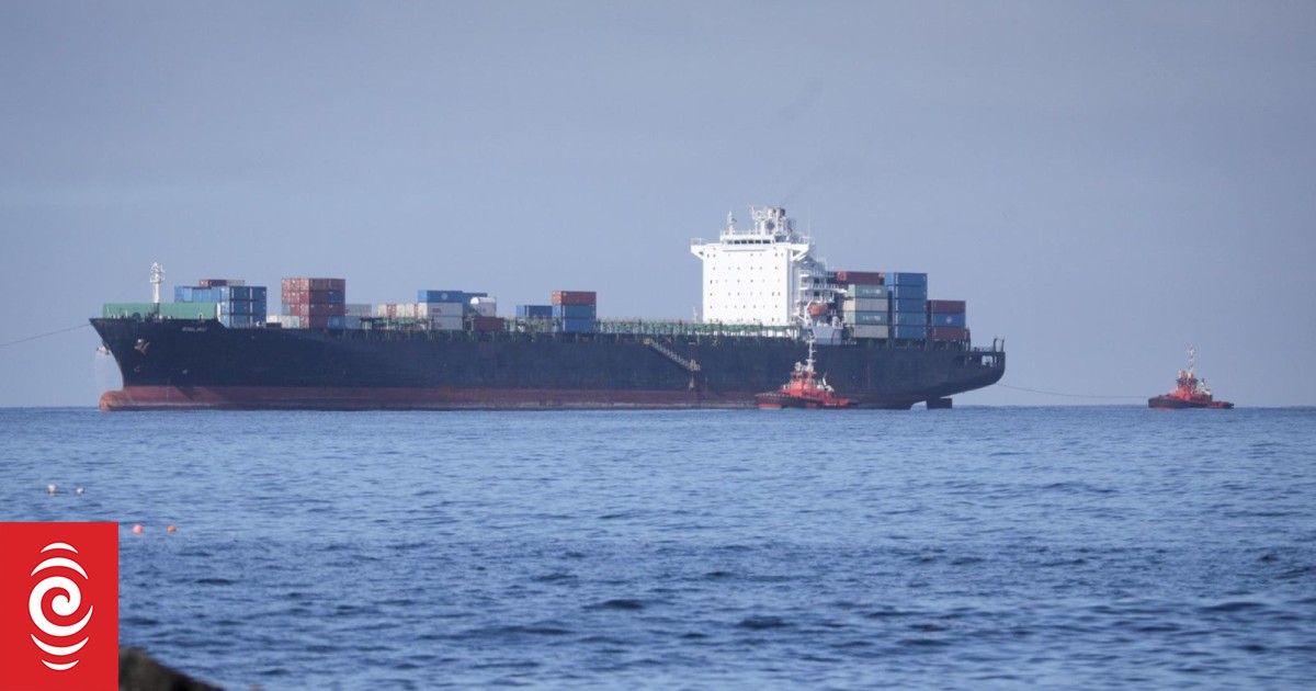 MV Shiling highlights lack of ocean-capable tug in Cook Strait | RNZ News
