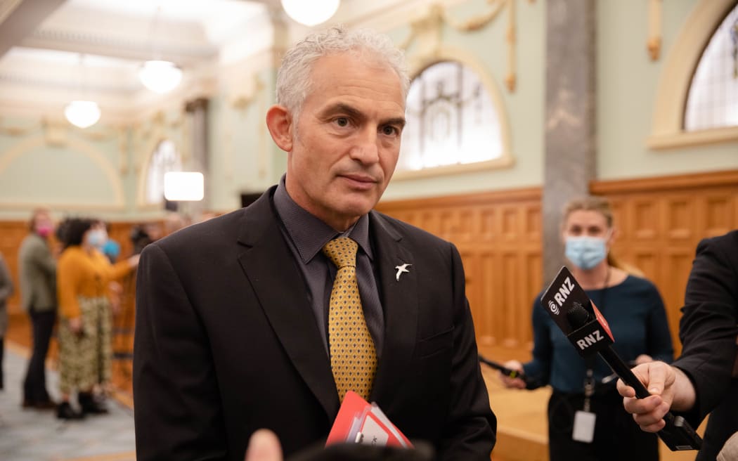 Ombudsman reopens investigation into Nash emails | RNZ News