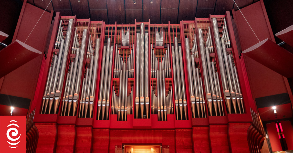 Martin Setchell brings the magnificent Christchurch Town Hall organ ...