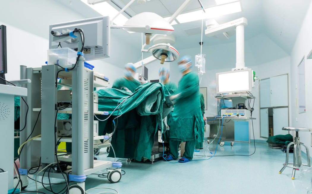 Elective surgery waiting lists continuing to grow, latest figures show ...